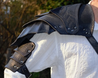 Leather pauldron | Etsy