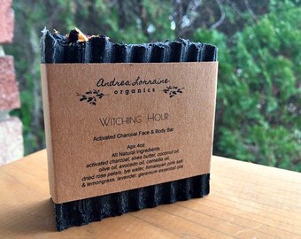 Handmade Keychain / Woodburn Art / Hummingbird