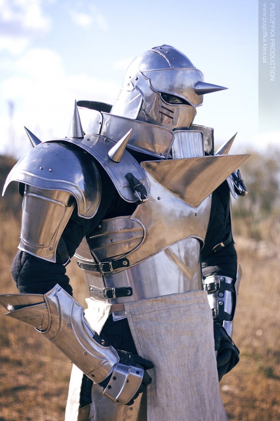 Alphonse Elric: Full Metal Alchemist in full steel armor FREE