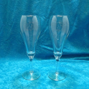 Tulip wine glasses | Etsy