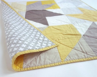 Neutral baby quilt | Etsy