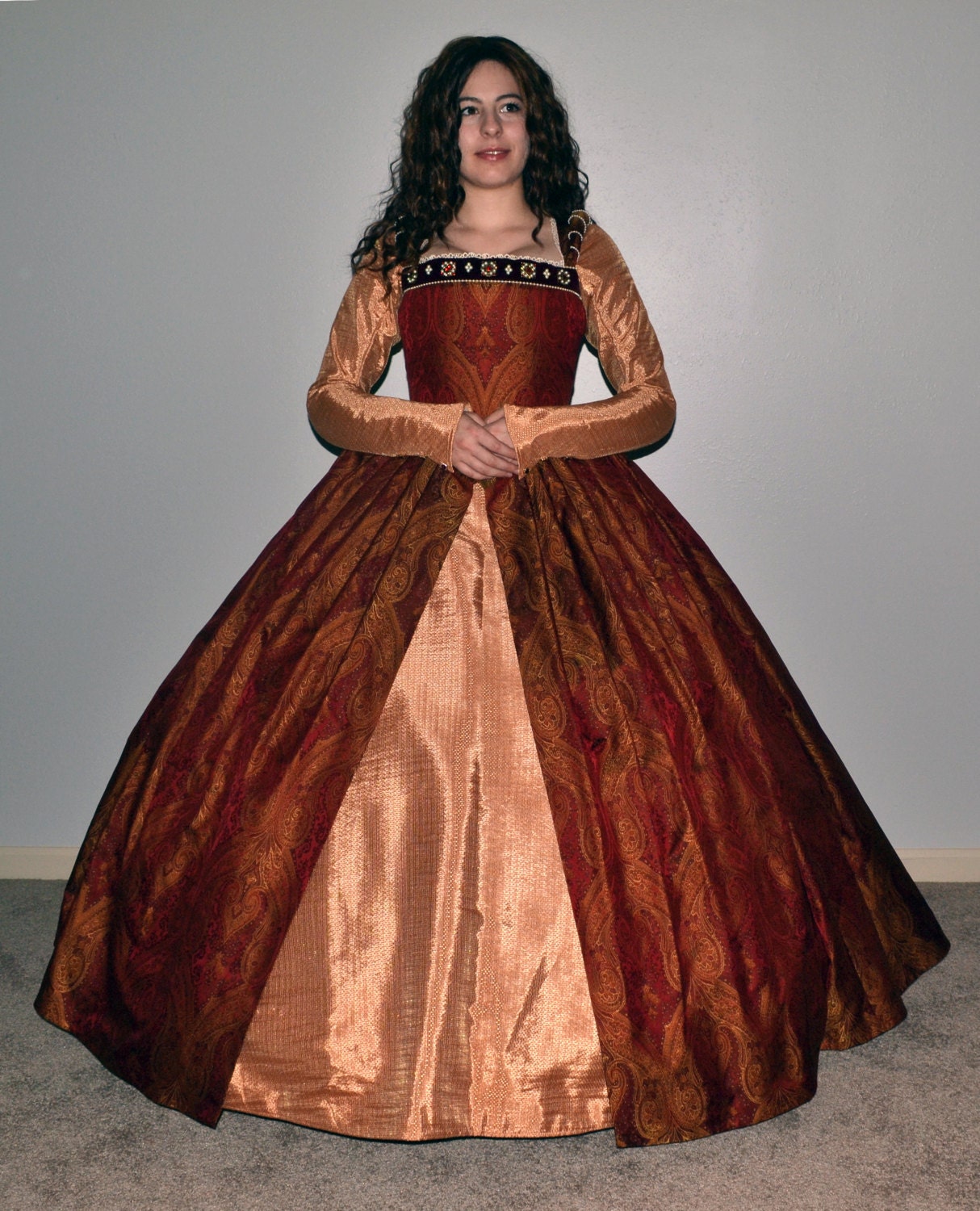 Custom Tudor/Elizabethan Gown