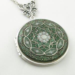 Filigree locket | Etsy