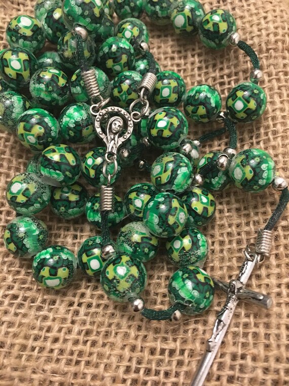 Items similar to Catholic rosary on Etsy