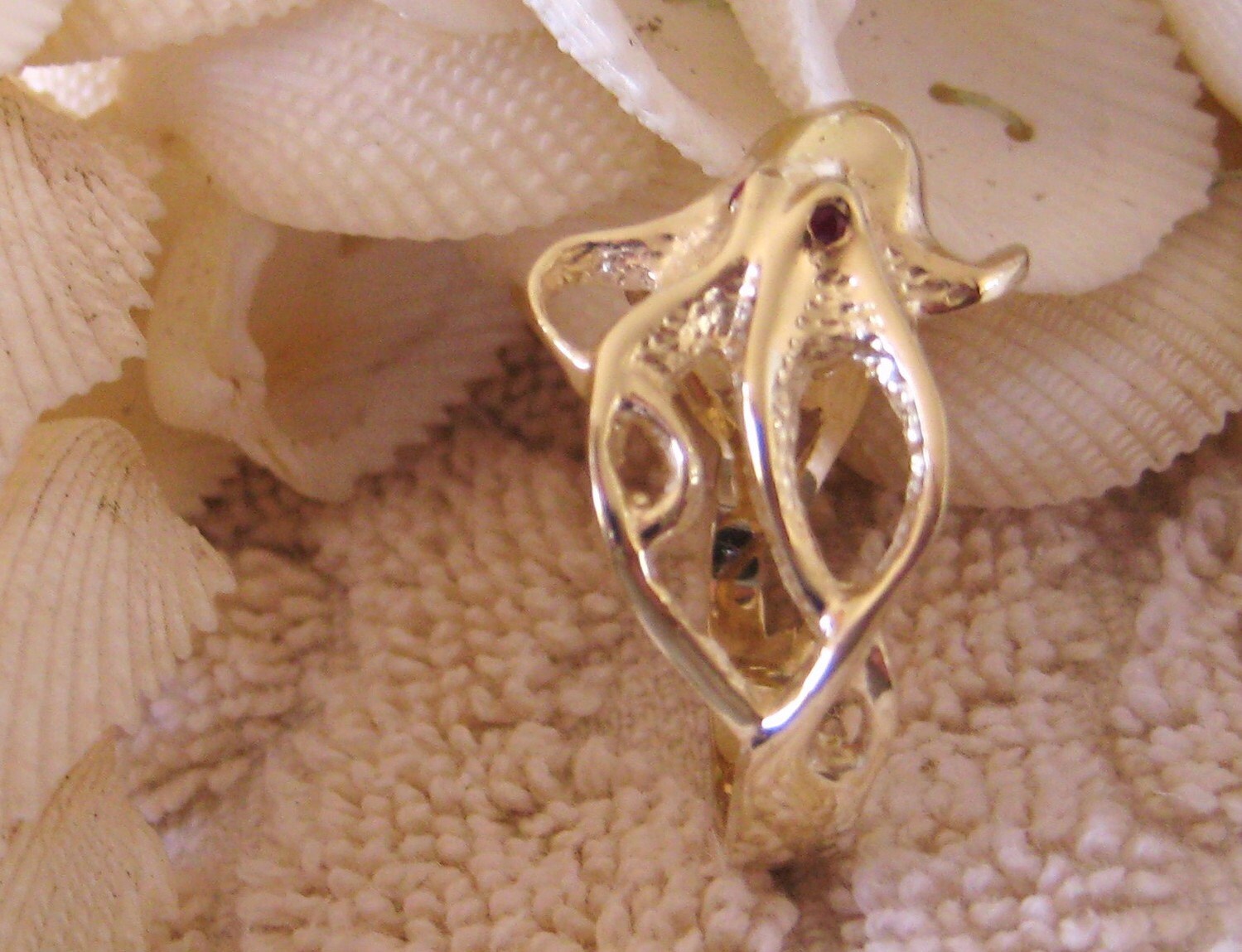 14kt yellow gold Octopus ring w/Ruby