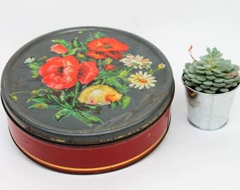 3 Circular Tin with Button Detail