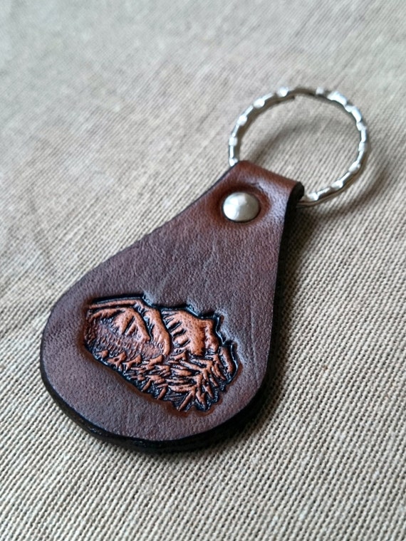 LEATHER KEYCHAIN MOUNTAINS // Scenery // Party favor