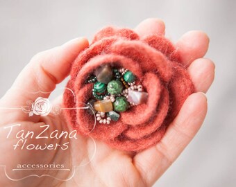 Felt flower brooch | Etsy