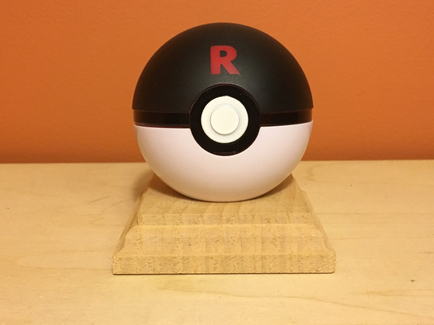Pokemon: Team Rocket Pokeball