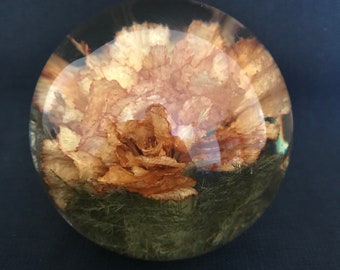 Minimal concrete and resin paperweight