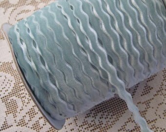 Buttercup Yellow Velvet Ric Rac 3/8 wide