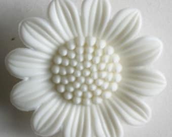 Daisy button | Etsy