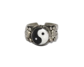 Ying yang ring | Etsy