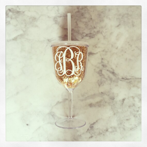 Personalized Acrylic Wine Glass With Lid And Straw Gold
