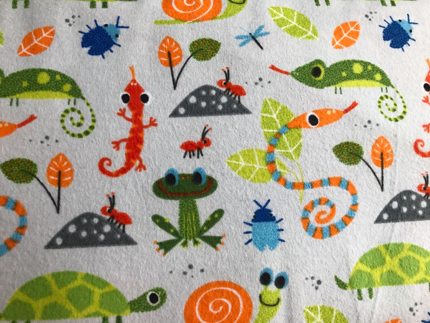 FLANNEL Colorful Lizards Fabric Bugs and Lizard Fabric