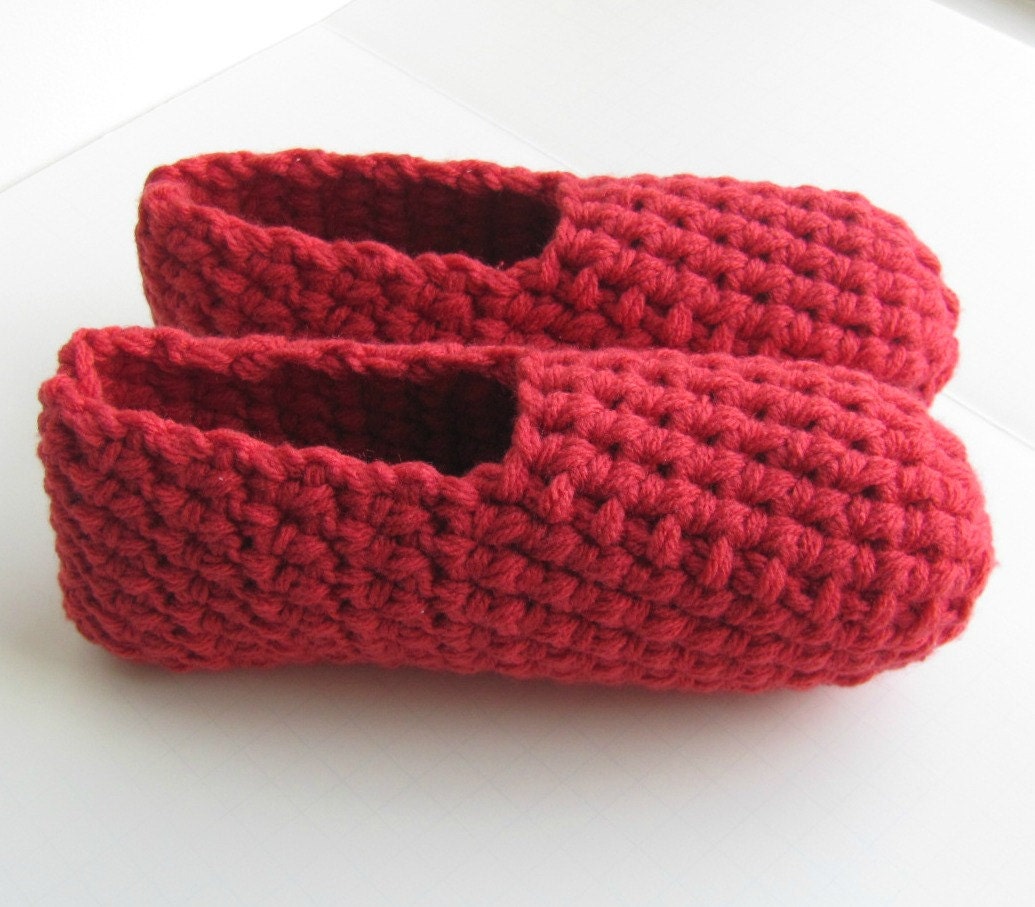 Crochet Pattern ladies basic slippers women house shoes modern
