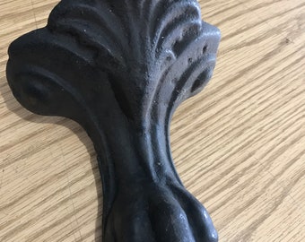 Claw foot table | Etsy