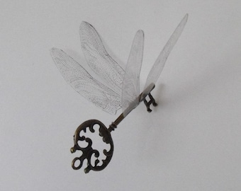 10 x flying 'magical' keys with wings various types