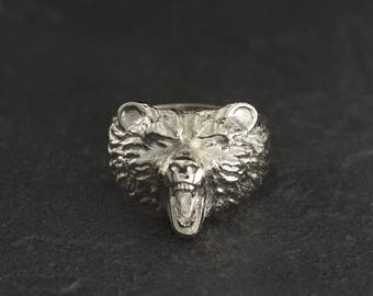 Bear signet ring | Etsy