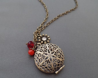 Filigree locket | Etsy