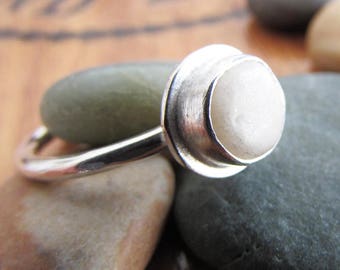 Beach pebble ring | Etsy