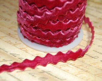 Buttercup Yellow Velvet Ric Rac 3/8 wide