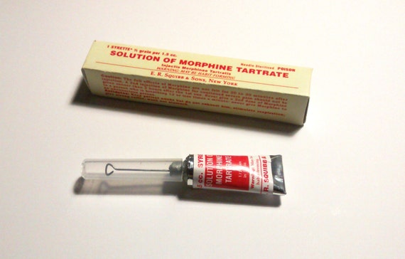 WWII US Morphine syrette with box