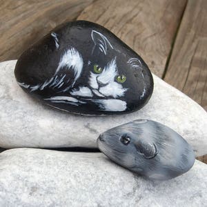 Mouse rock painted | Etsy