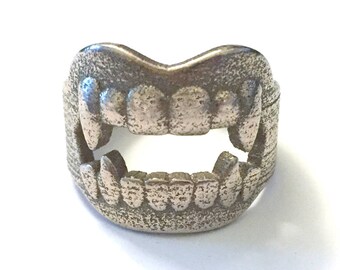 Vampire teeth ring | Etsy