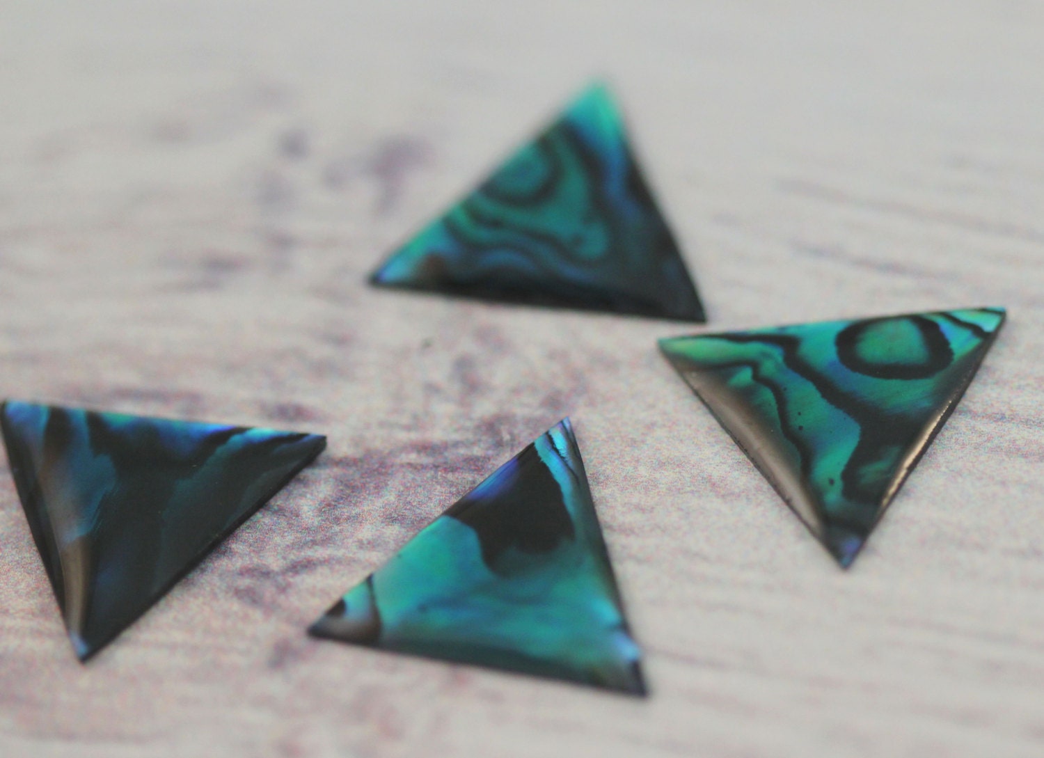Triangle flat cabochon Abalone shell blue / green mother of