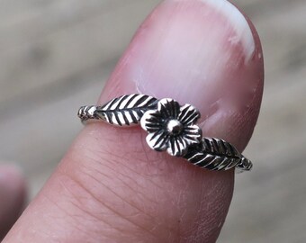 Silver flower ring | Etsy