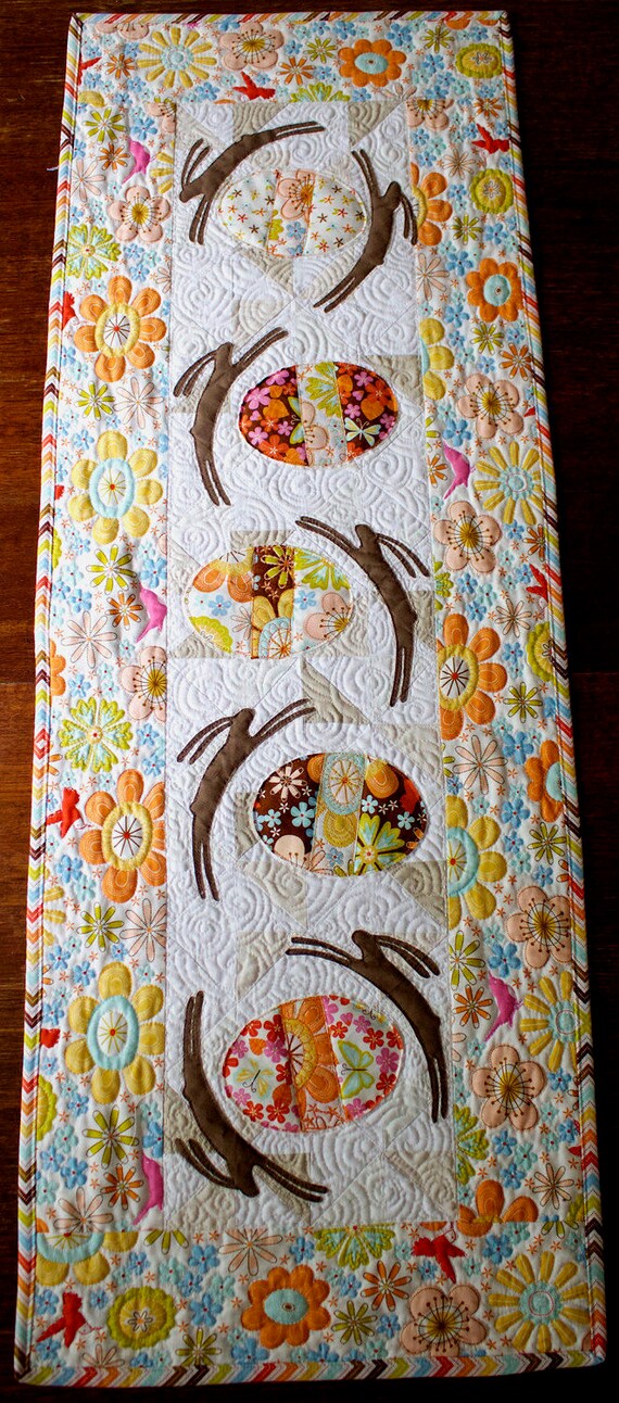 Easter Bunnies Table Runner PDF pattern Patchwork and