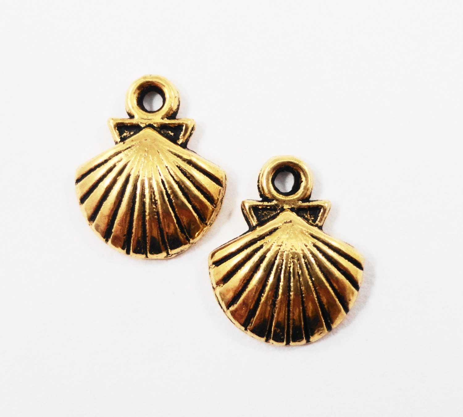 Gold Seashell Charms 14x11mm Antique Gold Shell Charms Beach