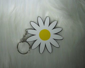Daisy keychain | Etsy