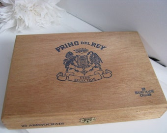 Vintage Oliva Cigar Family Wooden Cigar Box 1970s