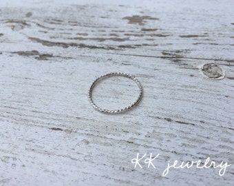 Subtle Wavy Rings in Twisted and Plain. Available in Copper