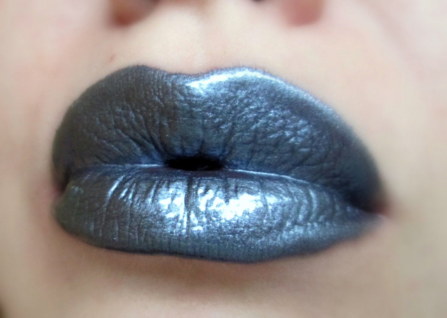 Thunderstorm Metallic Grey / Dark Silver Lip gloss Vegan