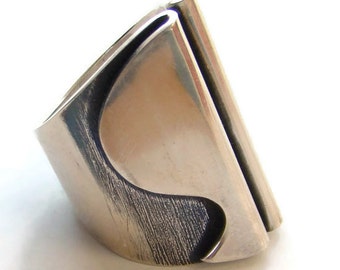 Modernist Jewelry curated by Vintage Vogue Team on Etsy