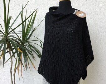 Women's wool poncho Knitted shoulder wrap Chunky knit
