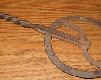 Iron wagon wheel | Etsy