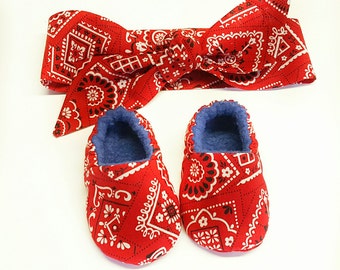 Red baby booties | Etsy