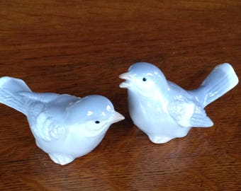 Miniature Plastic Doves One Gross 144 Pcs Tiny White Bird