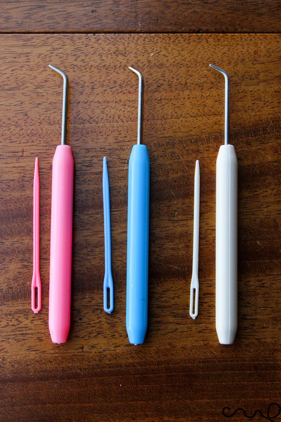 Set of Knitting Loom Hook with Needle Loom Pick and Yarn