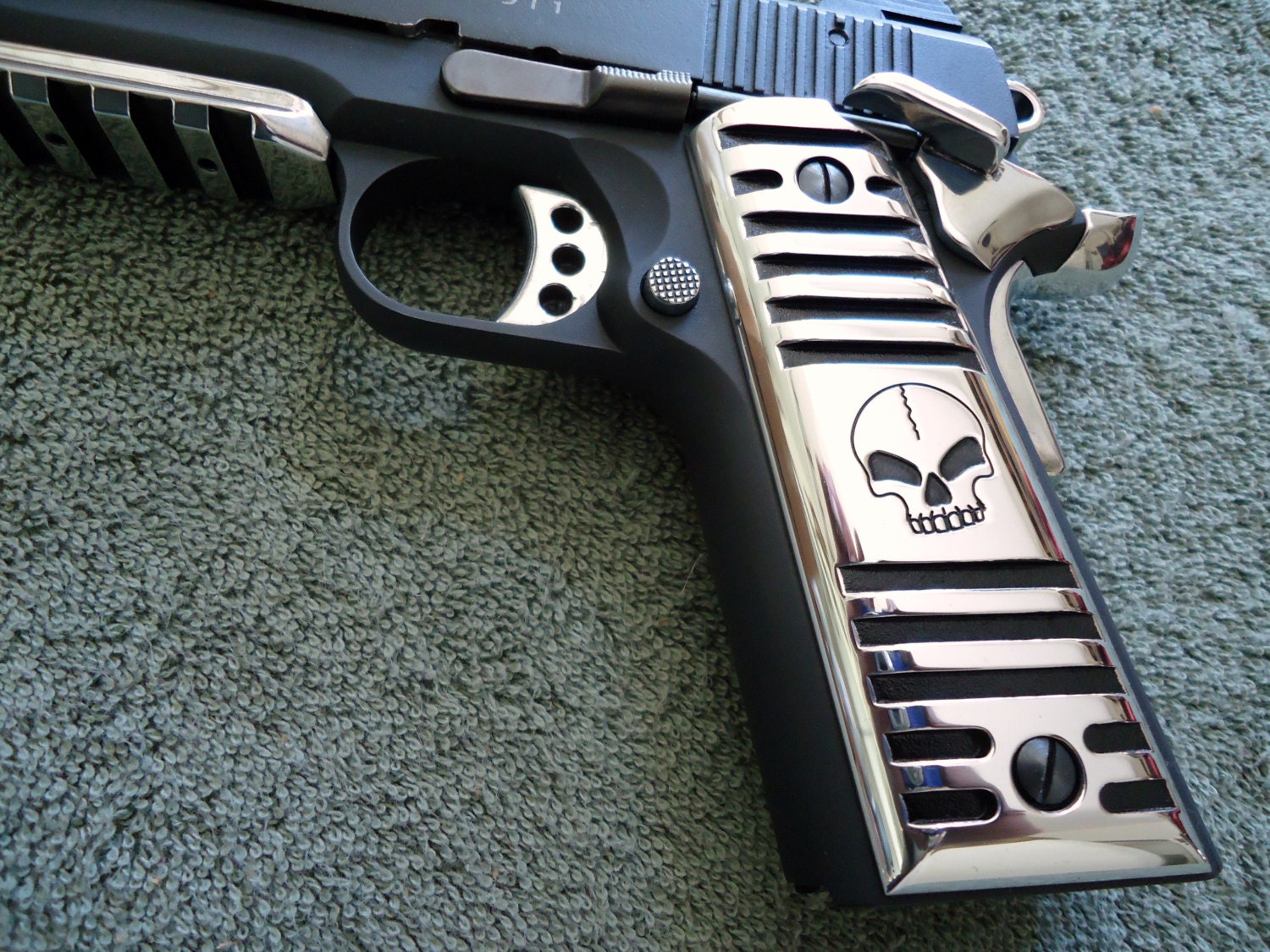 Skull 1911 Pistol Grips Custom CNC Machined Polished Aluminum