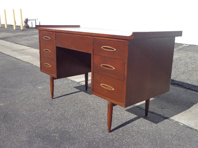 Mid Century Modern Desk Vanity Table Broyhill Sculptra MCM Walnut ...