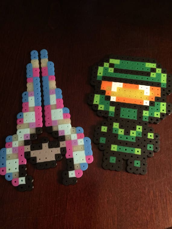 8 Bit Master Chief and Energy Sword Set