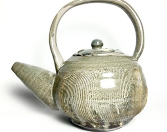 Wheel thrown teapot | Etsy