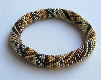 Bead Crochet Pattern: Dotted Shadow Boxes Bead Crochet Bangle
