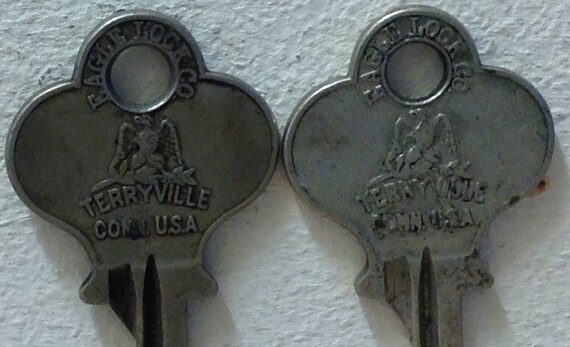 Antique KEYS Eagle Lock Co ornate flat true vintage brass lot