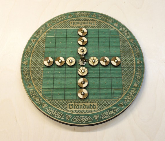 Brandubh Ancient Irish board game Tablut Tafl Hnefatafl